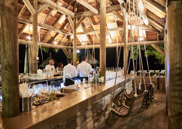 Restaurants & Bars at The Ravenala Attitude hotel